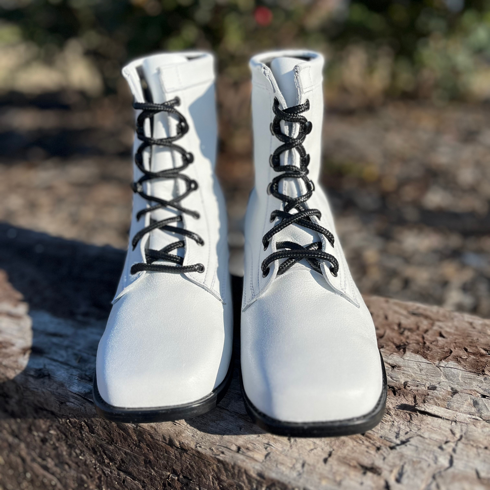 Women’s White Lace-Up Boots – Full Potential Goat Tying